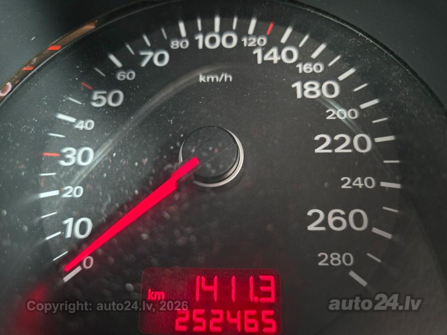 Pelēks Audi A8 2008 Tartu, ar dzinēja tilpumu 3.20 L un nobraukumu 253 tūkst. km par 7007 €, foto 7 vietnē AUTOMOTO.COM.LV