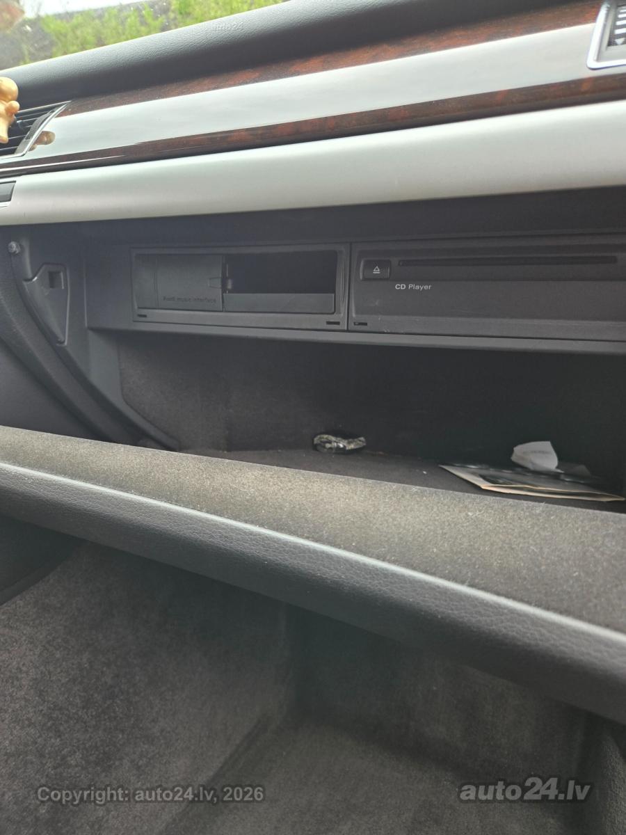 Pelēks Audi A8 2008 Tartu, ar dzinēja tilpumu 3.20 L un nobraukumu 253 tūkst. km par 7007 €, foto 17 vietnē AUTOMOTO.COM.LV