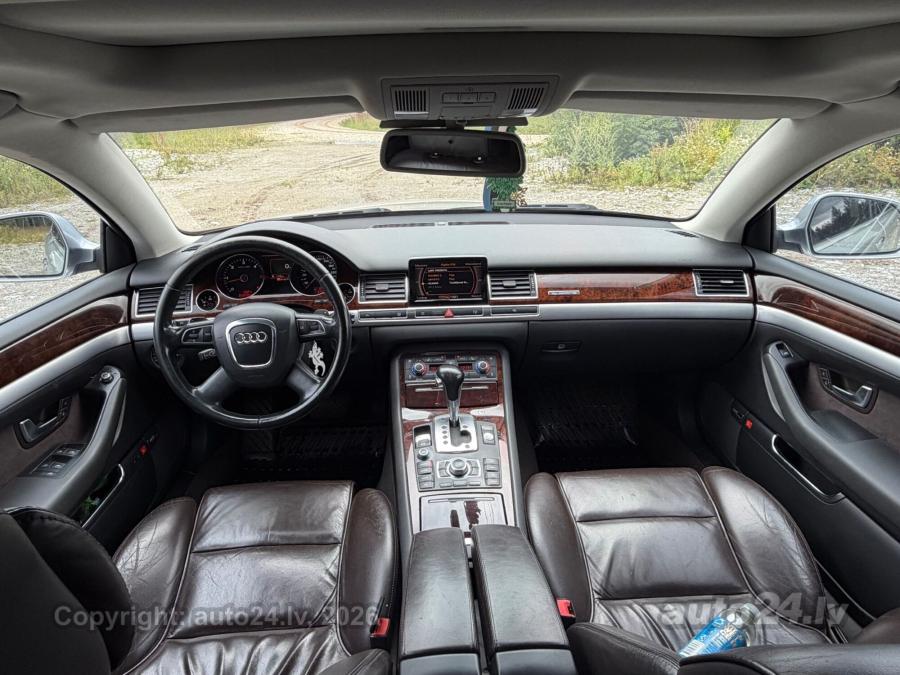 Pelēks Audi A8 2008 Mustvē, ar dzinēja tilpumu 4.20 L un nobraukumu 370 tūkst. km par 4499 €, foto 9 vietnē AUTOMOTO.COM.LV
