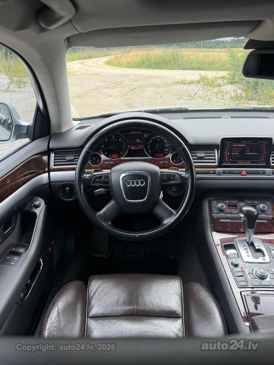 Pelēks Audi A8 2008 Mustvē, ar dzinēja tilpumu 4.20 L un nobraukumu 370 tūkst. km par 4499 €, foto 11 vietnē AUTOMOTO.COM.LV