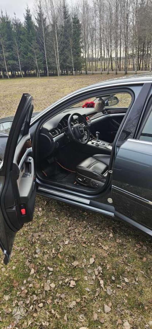 Grey Audi A8 2008 in Kelme, with an engine capacity of 2.97 L and mileage of 330 thousand km for 4999 €, photo 3 on AUTOMOTO.COM.LV