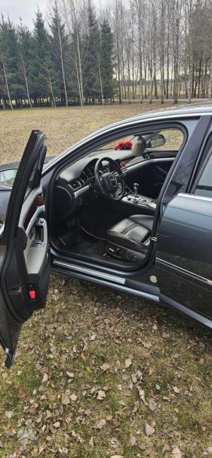 Grey Audi A8 2008 in Kelme, with an engine capacity of 2.97 L and mileage of 330 thousand km for 4999 €, photo 4 on AUTOMOTO.COM.LV