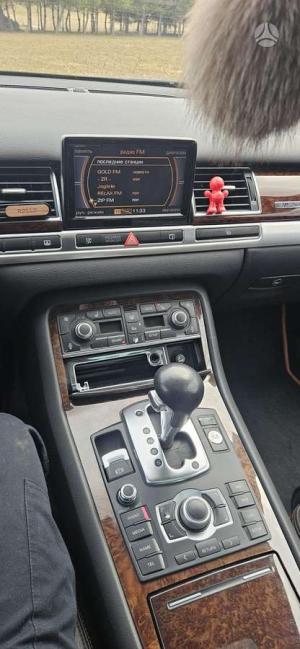 Grey Audi A8 2008 in Kelme, with an engine capacity of 2.97 L and mileage of 330 thousand km for 4999 €, photo 8 on AUTOMOTO.COM.LV