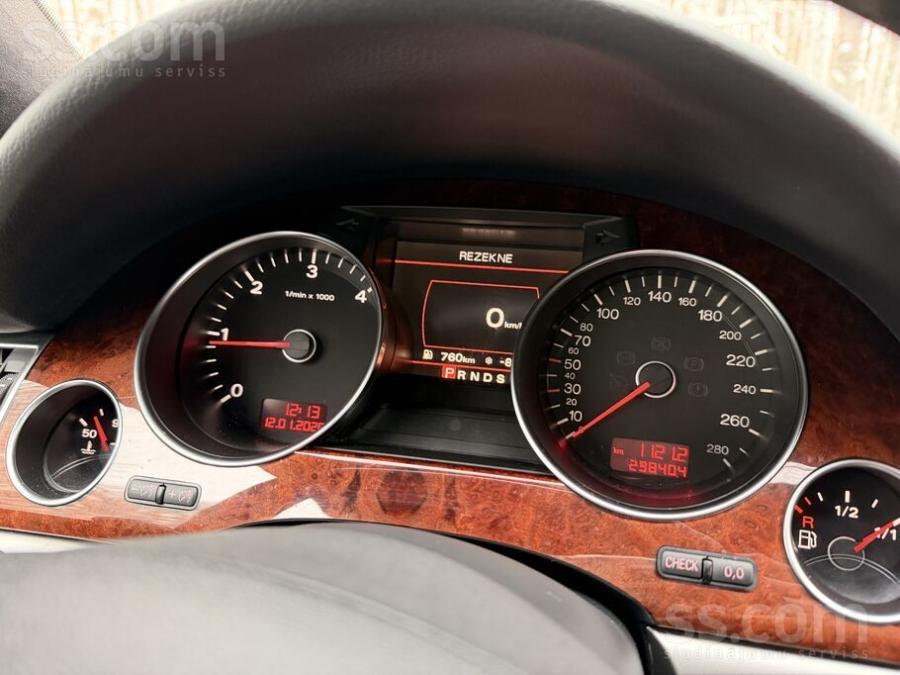 Grey Audi A8 2008 in Rezekne, with an engine capacity of 3.00 L and mileage of 240 thousand km for 7550 €, photo 15 on AUTOMOTO.COM.LV