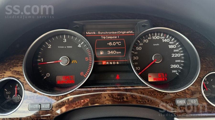 Pelēks Audi A8 2009 Rīga, ar dzinēja tilpumu 3.00 L un nobraukumu 370 tūkst. km par 6500 €, foto 9 vietnē AUTOMOTO.COM.LV