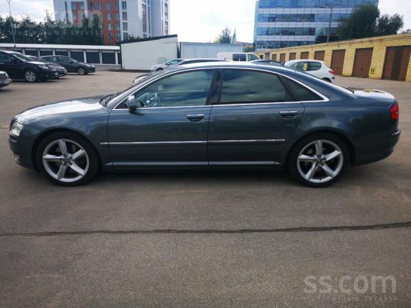 Grey Audi A8 2009 in Riga, with an engine capacity of 4.20 L and mileage of 196 thousand km for 7000 €, photo 3 on AUTOMOTO.COM.LV