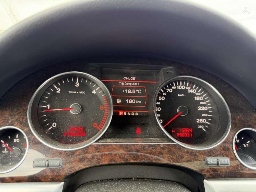 Серый Ауди А8 2009 в Таураге, объемом двигателя 2.97 л и пробегом 290 тыс. км за 4300 €, фото 22 на AUTOMOTO.COM.LV