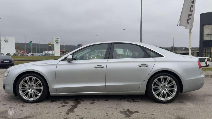 Pelēks Audi A8 2010 Viļņa, ar dzinēja tilpumu 2.97 L un nobraukumu 319 tūkst. km par 9830 €, foto 3 vietnē AUTOMOTO.COM.LV