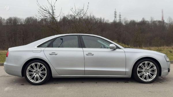 Pelēks Audi A8 2010 Viļņa, ar dzinēja tilpumu 2.97 L un nobraukumu 319 tūkst. km par 9830 €, foto 7 vietnē AUTOMOTO.COM.LV