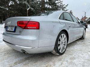 Grey Audi A8 2010 in Vilnius, with an engine capacity of 2.97 L and mileage of 319 thousand km for 10490 €, photo 8 on AUTOMOTO.COM.LV