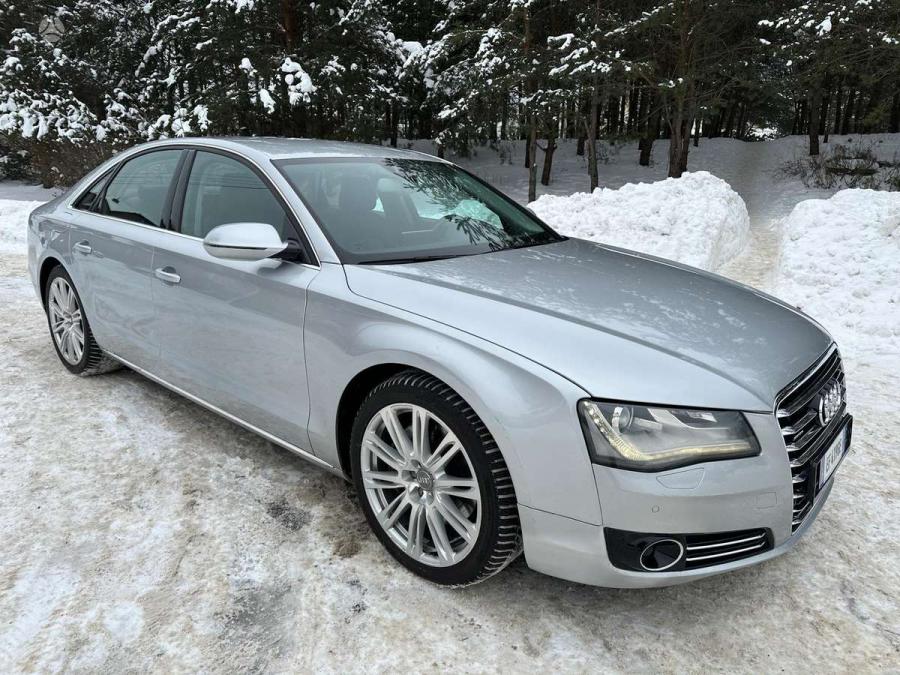 Grey Audi A8 2010 in Vilnius, with an engine capacity of 2.97 L and mileage of 319 thousand km for 10490 €, photo 10 on AUTOMOTO.COM.LV