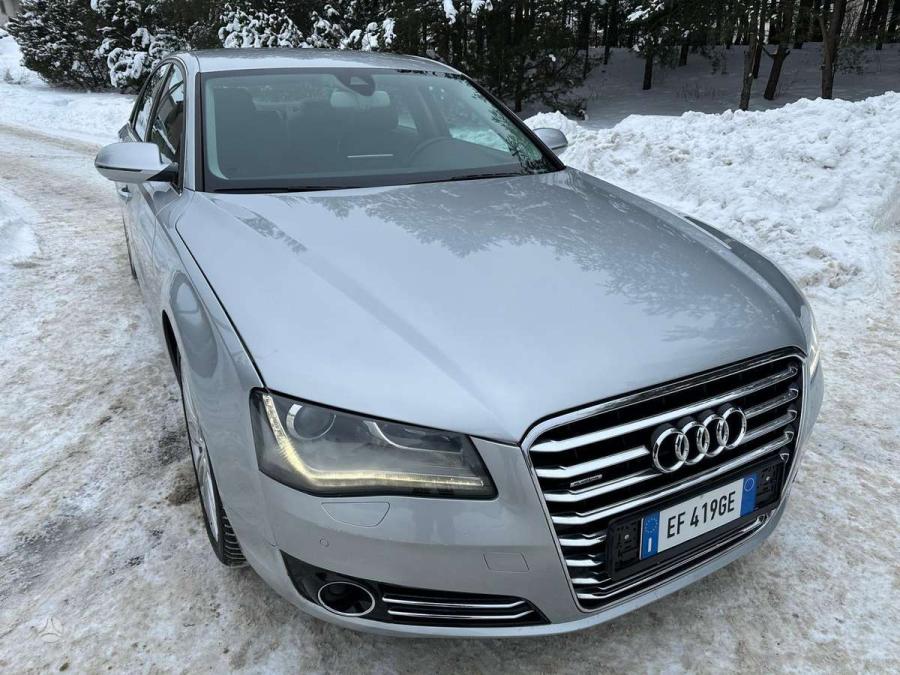 Grey Audi A8 2010 in Vilnius, with an engine capacity of 2.97 L and mileage of 319 thousand km for 10490 €, photo 12 on AUTOMOTO.COM.LV