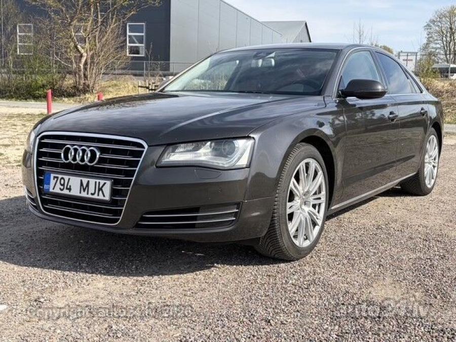 Grey Audi A8 2010 in Parnu, with an engine capacity of 4.20 L and mileage of 304 thousand km for 14550 €, photo 3 on AUTOMOTO.COM.LV