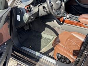 Grey Audi A8 2010 in Parnu, with an engine capacity of 4.20 L and mileage of 304 thousand km for 14550 €, photo 7 on AUTOMOTO.COM.LV