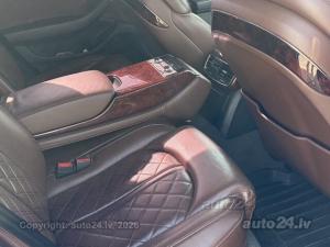 Grey Audi A8 2010 in Parnu, with an engine capacity of 4.20 L and mileage of 304 thousand km for 14550 €, photo 9 on AUTOMOTO.COM.LV