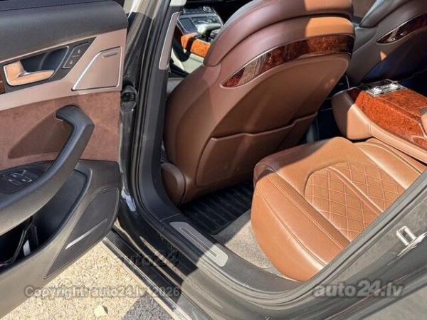 Pelēks Audi A8 2010 Pērnava, ar dzinēja tilpumu 4.20 L un nobraukumu 304 tūkst. km par 14550 €, foto 9 vietnē AUTOMOTO.COM.LV