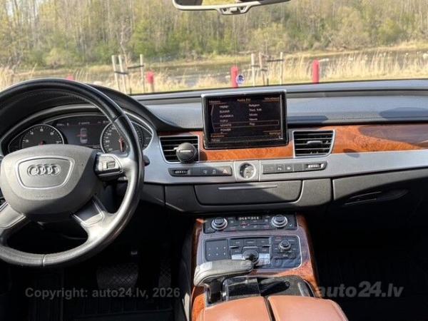 Pelēks Audi A8 2010 Pērnava, ar dzinēja tilpumu 4.20 L un nobraukumu 304 tūkst. km par 14550 €, foto 10 vietnē AUTOMOTO.COM.LV