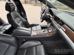 Grey Audi A8 2010 in Riga, with an engine capacity of 3.00 L and mileage of 0 thousand km for 6990 €, photo 24 on AUTOMOTO.COM.LV