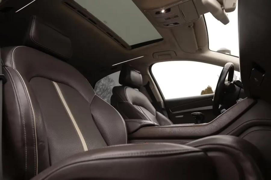 Pelēks Audi A8 2010 Jelgava, ar dzinēja tilpumu 4.20 L un nobraukumu 300 tūkst. km par 12900 €, foto 11 vietnē AUTOMOTO.COM.LV