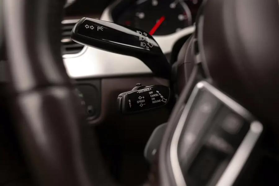 Pelēks Audi A8 2010 Jelgava, ar dzinēja tilpumu 4.20 L un nobraukumu 300 tūkst. km par 12900 €, foto 14 vietnē AUTOMOTO.COM.LV