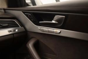 Pelēks Audi A8 2010 Jelgava, ar dzinēja tilpumu 4.20 L un nobraukumu 300 tūkst. km par 12900 €, foto 16 vietnē AUTOMOTO.COM.LV