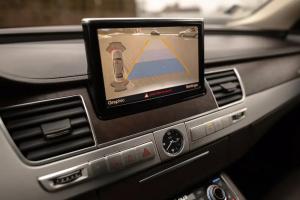 Pelēks Audi A8 2010 Jelgava, ar dzinēja tilpumu 4.20 L un nobraukumu 300 tūkst. km par 12900 €, foto 26 vietnē AUTOMOTO.COM.LV