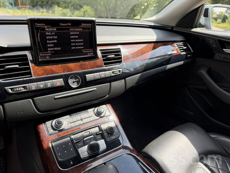 Grey Audi A8 2010 in Rezekne, with an engine capacity of 3.00 L and mileage of 264 thousand km for 11690 €, photo 25 on AUTOMOTO.COM.LV