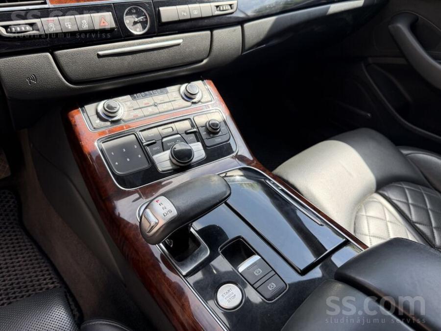 Grey Audi A8 2010 in Rezekne, with an engine capacity of 3.00 L and mileage of 264 thousand km for 11690 €, photo 22 on AUTOMOTO.COM.LV