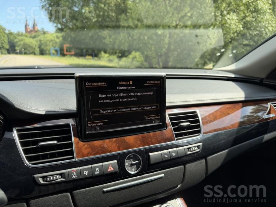 Grey Audi A8 2010 in Rezekne, with an engine capacity of 3.00 L and mileage of 264 thousand km for 11690 €, photo 31 on AUTOMOTO.COM.LV