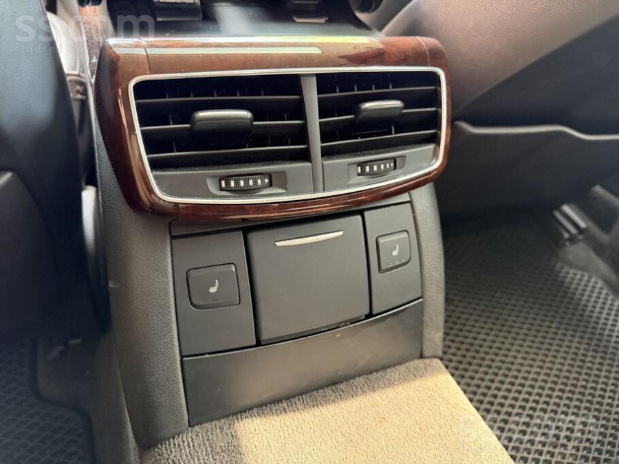 Grey Audi A8 2010 in Rezekne, with an engine capacity of 3.00 L and mileage of 264 thousand km for 11690 €, photo 38 on AUTOMOTO.COM.LV