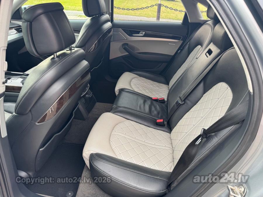 Pelēks Audi A8 2010 Jegeva, ar dzinēja tilpumu 4.10 L un nobraukumu 345 tūkst. km par 11900 €, foto 13 vietnē AUTOMOTO.COM.LV