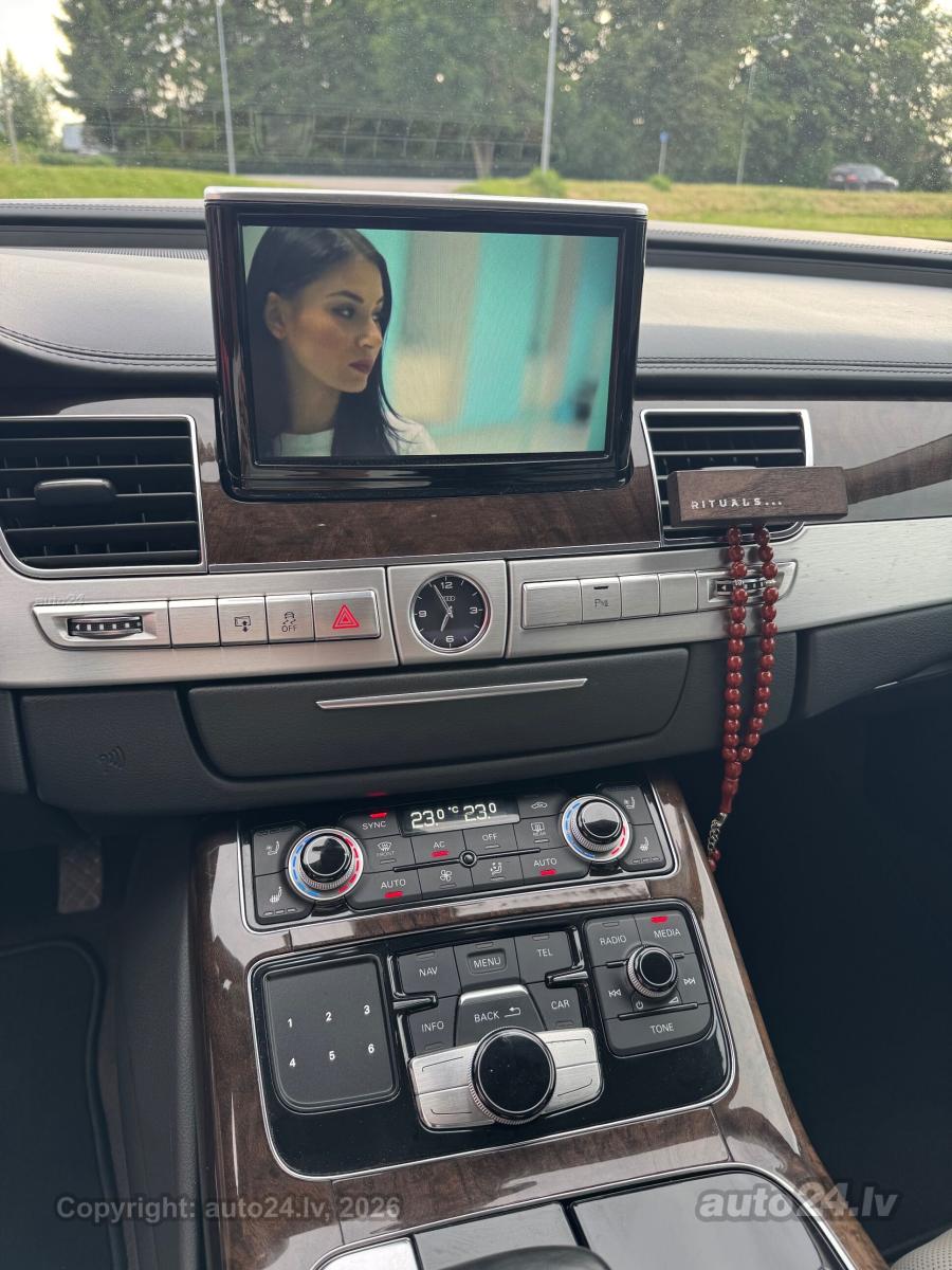 Pelēks Audi A8 2010 Jegeva, ar dzinēja tilpumu 4.10 L un nobraukumu 345 tūkst. km par 11900 €, foto 15 vietnē AUTOMOTO.COM.LV