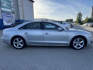 Grey Audi A8 2010 in Taurage, with an engine capacity of 4.13 L and mileage of 243 thousand km for 9100 €, photo 5 on AUTOMOTO.COM.LV