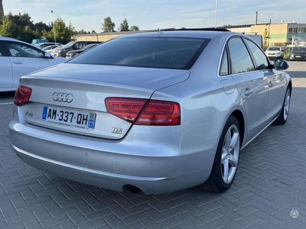 Grey Audi A8 2010 in Taurage, with an engine capacity of 4.13 L and mileage of 243 thousand km for 9100 €, photo 5 on AUTOMOTO.COM.LV