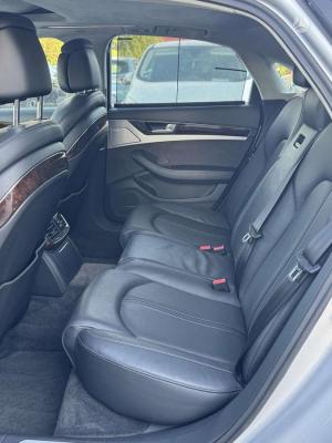 Grey Audi A8 2010 in Taurage, with an engine capacity of 4.13 L and mileage of 243 thousand km for 9100 €, photo 13 on AUTOMOTO.COM.LV