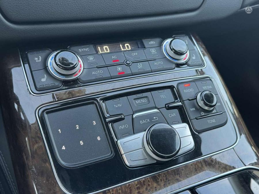Grey Audi A8 2010 in Taurage, with an engine capacity of 4.13 L and mileage of 243 thousand km for 9100 €, photo 22 on AUTOMOTO.COM.LV