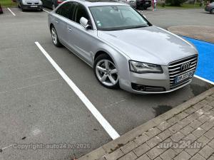 Pelēks Audi A8 2010 Tallina, ar dzinēja tilpumu 4.20 L un nobraukumu 243 tūkst. km par 11399 €, foto  vietnē AUTOMOTO.COM.LV
