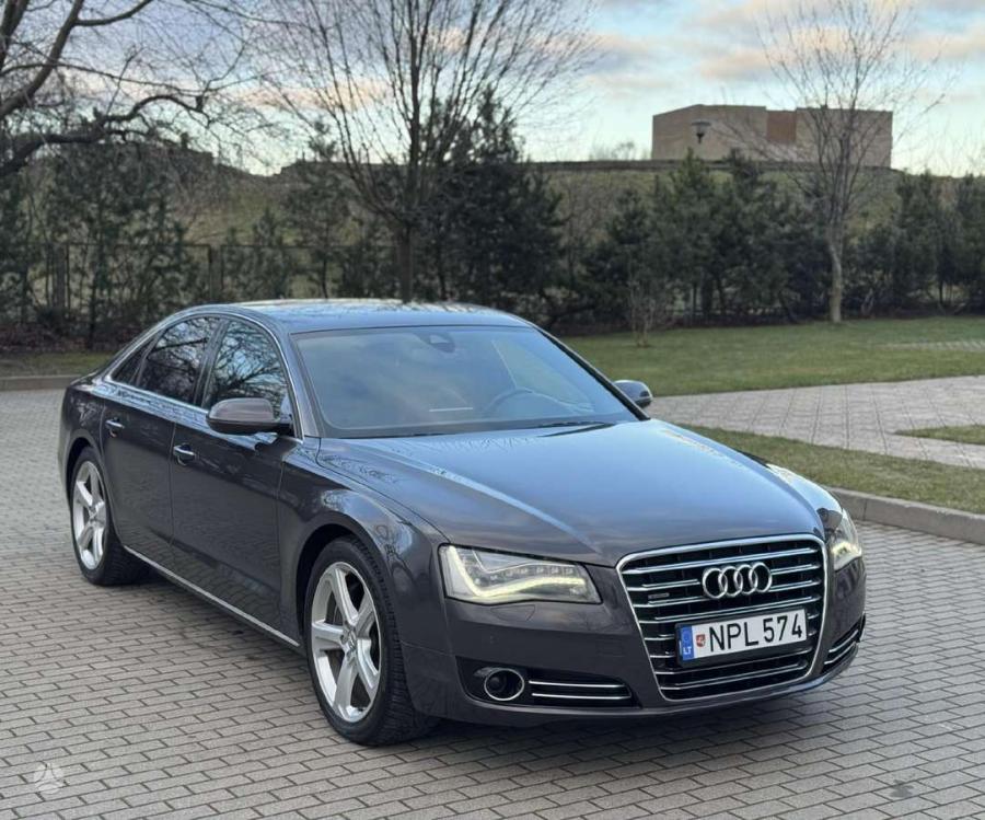 Grey Audi A8 2011 in Klaipeda, with an engine capacity of 4.13 L and mileage of 287 thousand km for 14700 €, photo 2 on AUTOMOTO.COM.LV
