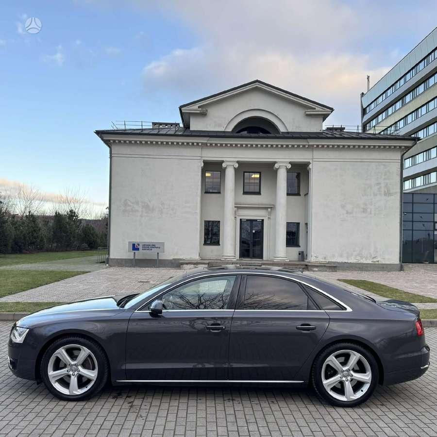 Grey Audi A8 2011 in Klaipeda, with an engine capacity of 4.13 L and mileage of 287 thousand km for 14700 €, photo 7 on AUTOMOTO.COM.LV