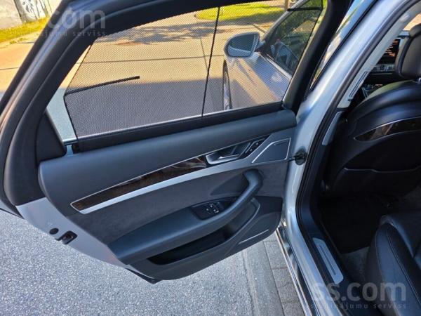 Grey Audi A8 2011 in Riga, with an engine capacity of 3.00 L and mileage of 352 thousand km for 12500 €, photo 8 on AUTOMOTO.COM.LV