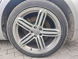 Grey Audi A8 2011 in Vilnius, with an engine capacity of 4.16 L and mileage of 305 thousand km for 7250 €, photo 9 on AUTOMOTO.COM.LV