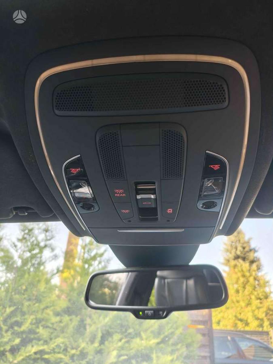 Grey Audi A8 2011 in Vilnius, with an engine capacity of 4.16 L and mileage of 305 thousand km for 7250 €, photo 16 on AUTOMOTO.COM.LV