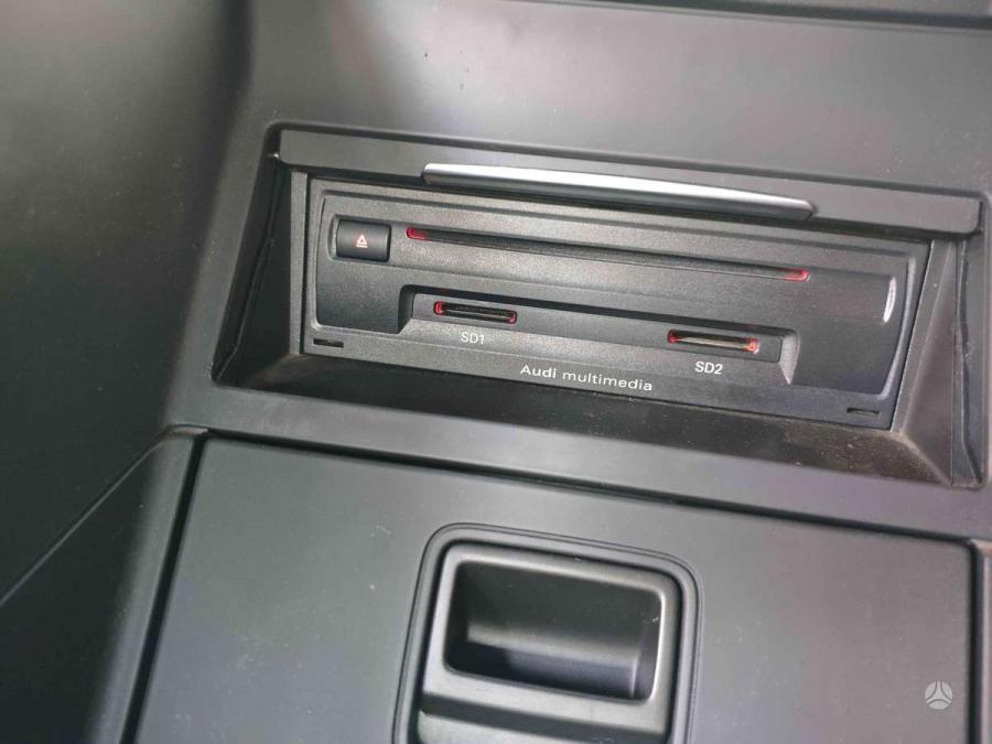 Grey Audi A8 2011 in Vilnius, with an engine capacity of 4.16 L and mileage of 305 thousand km for 7250 €, photo 22 on AUTOMOTO.COM.LV