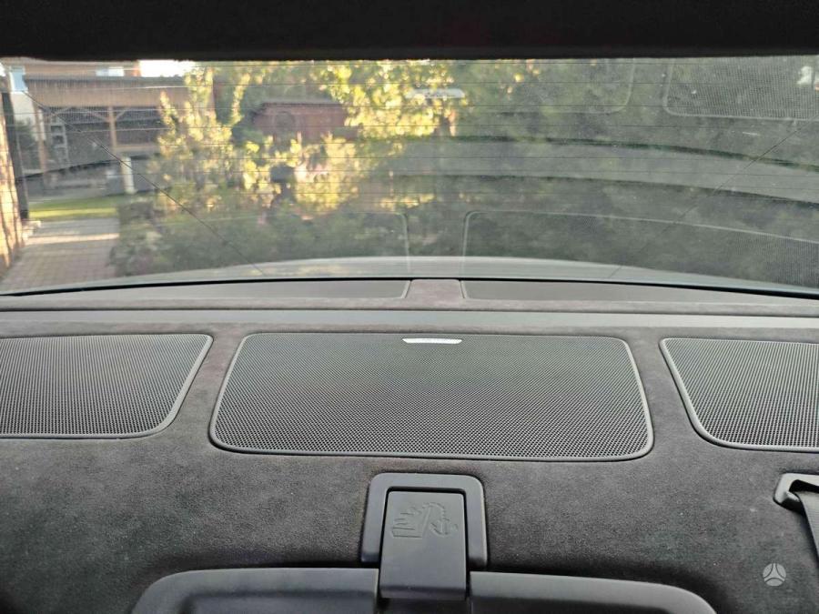 Grey Audi A8 2011 in Vilnius, with an engine capacity of 4.16 L and mileage of 305 thousand km for 7250 €, photo 27 on AUTOMOTO.COM.LV