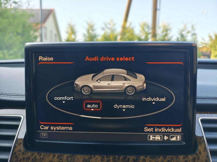 Grey Audi A8 2011 in Vilnius, with an engine capacity of 4.16 L and mileage of 305 thousand km for 7250 €, photo 32 on AUTOMOTO.COM.LV