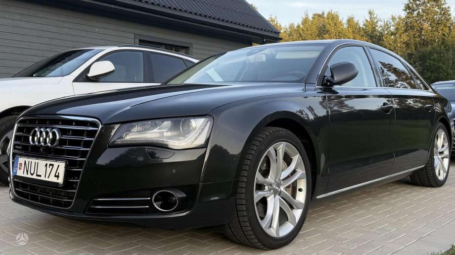 Grey Audi A8 2011 in Siauliai, with an engine capacity of 3.00 L and mileage of 430 thousand km for 9500 €, photo 3 on AUTOMOTO.COM.LV