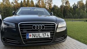 Grey Audi A8 2011 in Siauliai, with an engine capacity of 3.00 L and mileage of 430 thousand km for 9500 €, photo 8 on AUTOMOTO.COM.LV