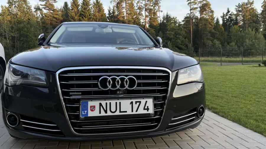 Grey Audi A8 2011 in Siauliai, with an engine capacity of 3.00 L and mileage of 430 thousand km for 9500 €, photo 8 on AUTOMOTO.COM.LV