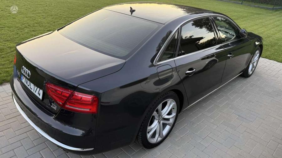 Grey Audi A8 2011 in Siauliai, with an engine capacity of 3.00 L and mileage of 430 thousand km for 9500 €, photo 11 on AUTOMOTO.COM.LV