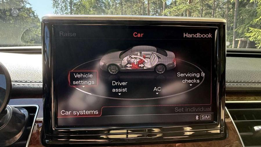 Grey Audi A8 2011 in Siauliai, with an engine capacity of 3.00 L and mileage of 430 thousand km for 9500 €, photo 19 on AUTOMOTO.COM.LV